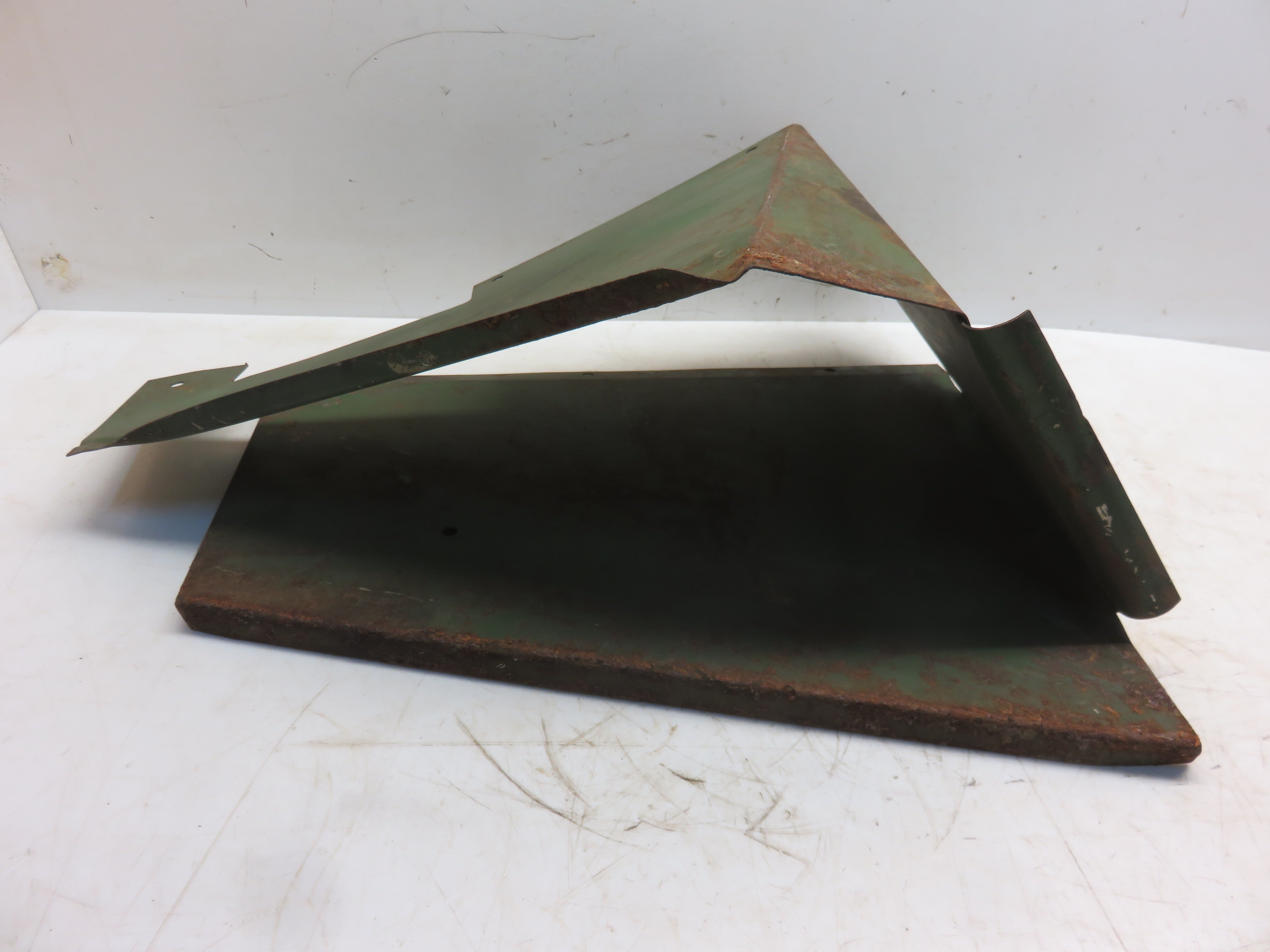 AJ8491N John Deere NOS Snapping Rolls Trash Chute For 101 Corn Picker – Vintage John Deere Parts