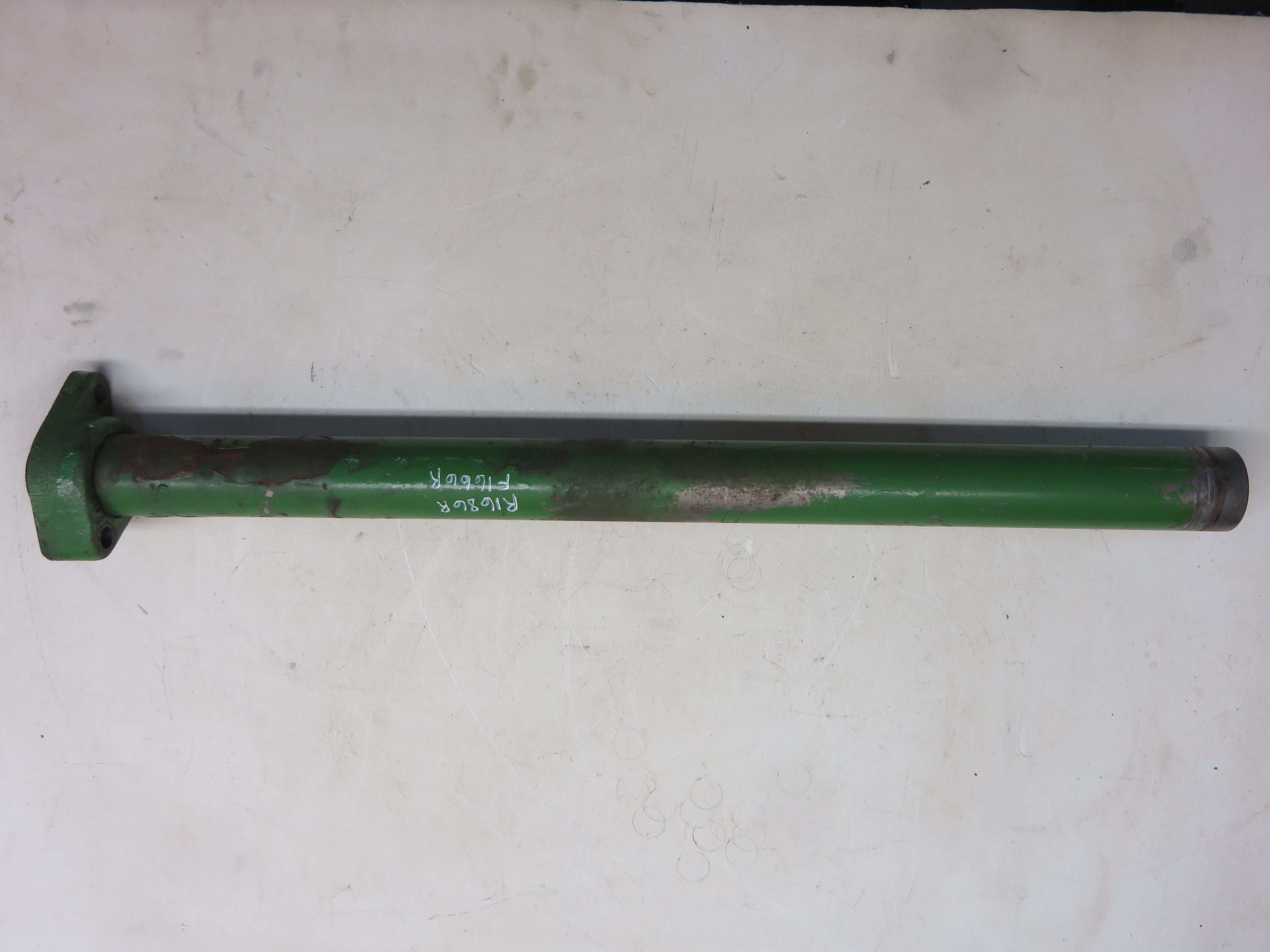 R1686R, F1666R John Deere Fan Drive Shaft Tube For 80, 820, 830 ...