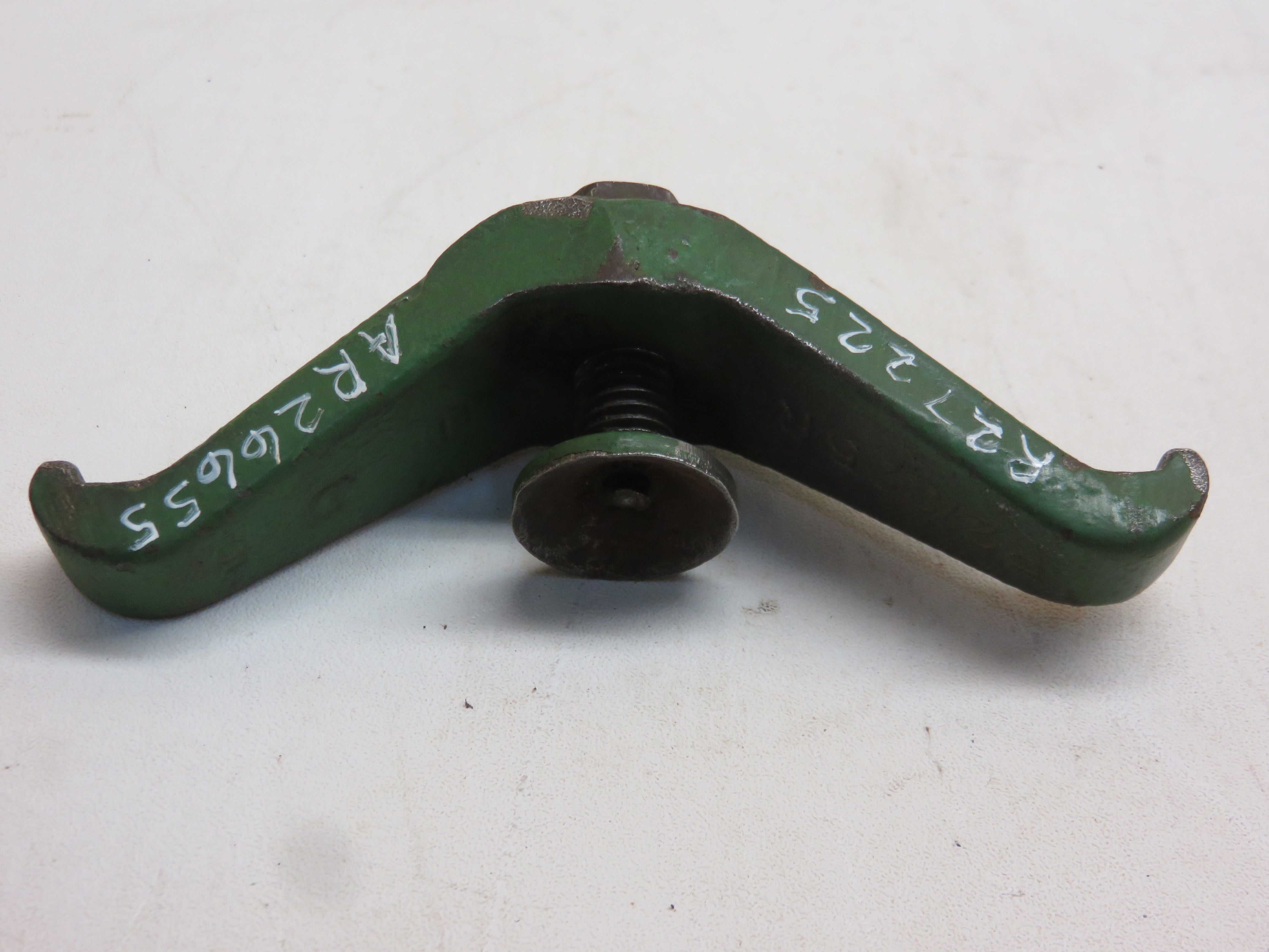 AR26655, R27225 John Deere Fuel Filter Clamp For 3010, 4010 – Vintage ...