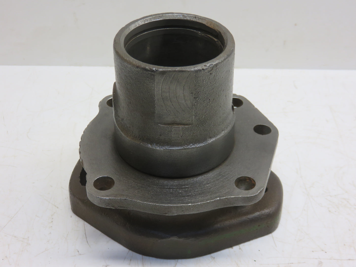 D2891R John Deere Right Hand Governor Shaft Bearing Housing For D ...