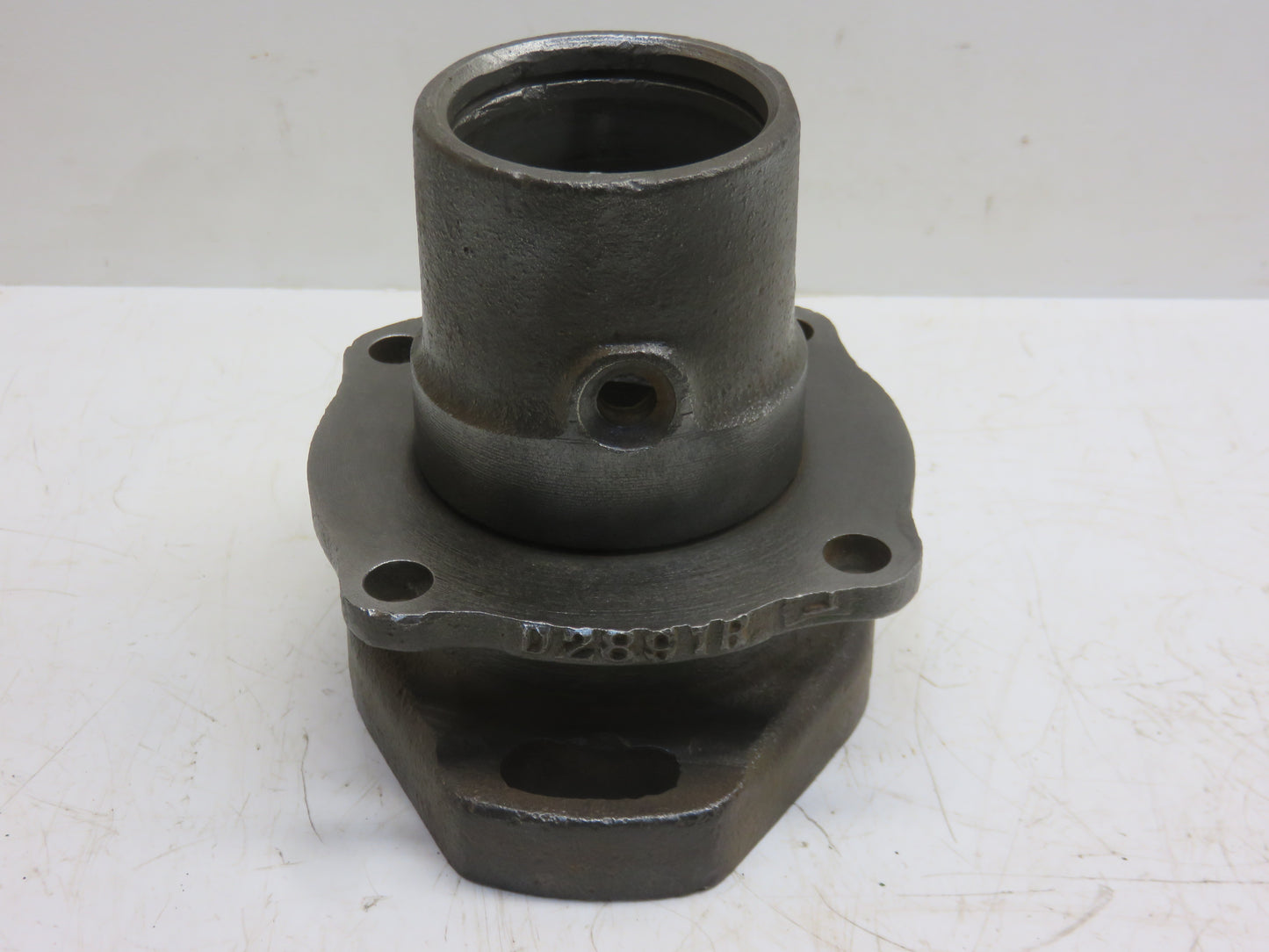 D2891R John Deere Right Hand Governor Shaft Bearing Housing For D ...