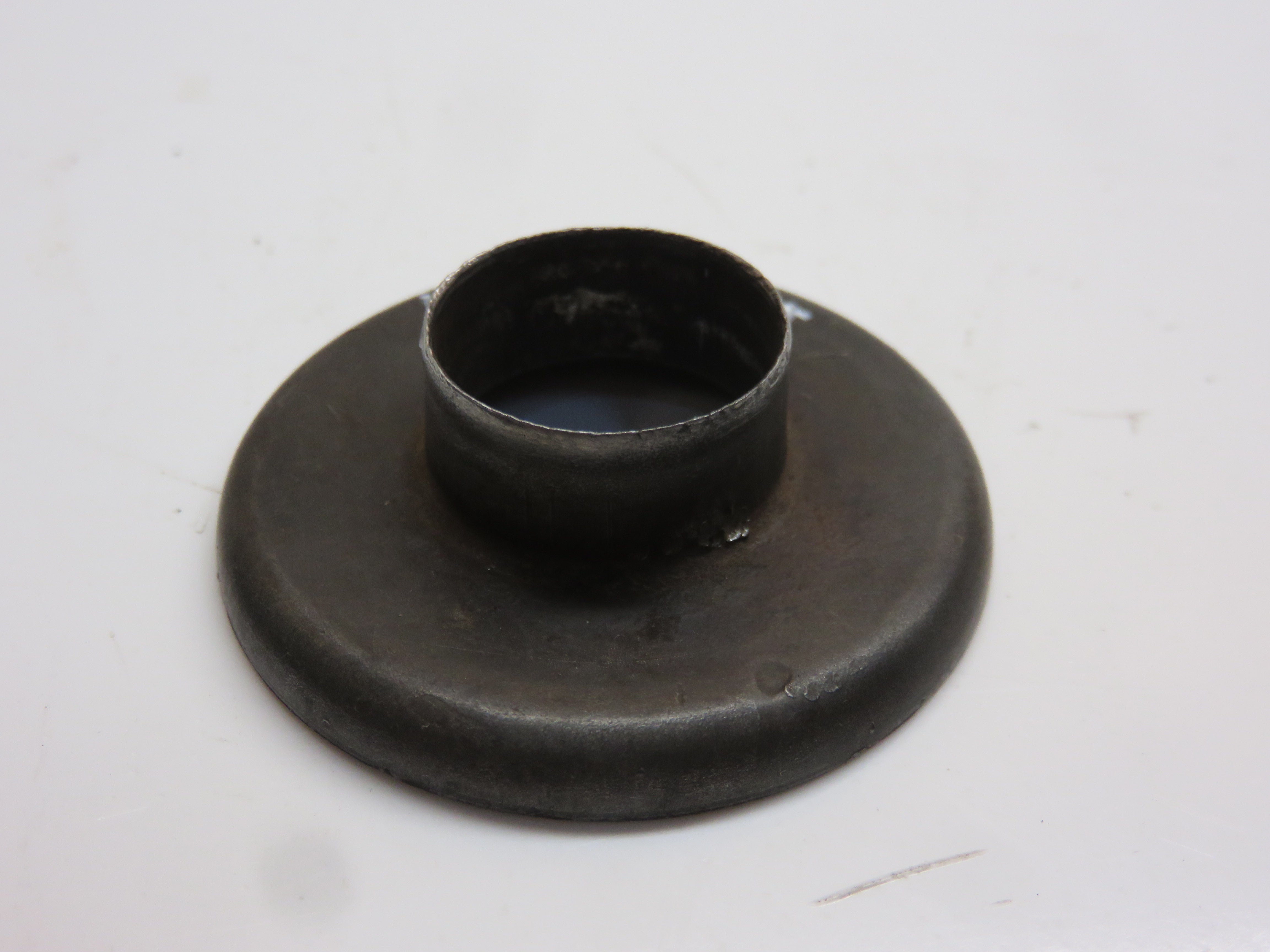 D1940R John Deere Rear Fan Bearing Dust Shield For D – Vintage John ...