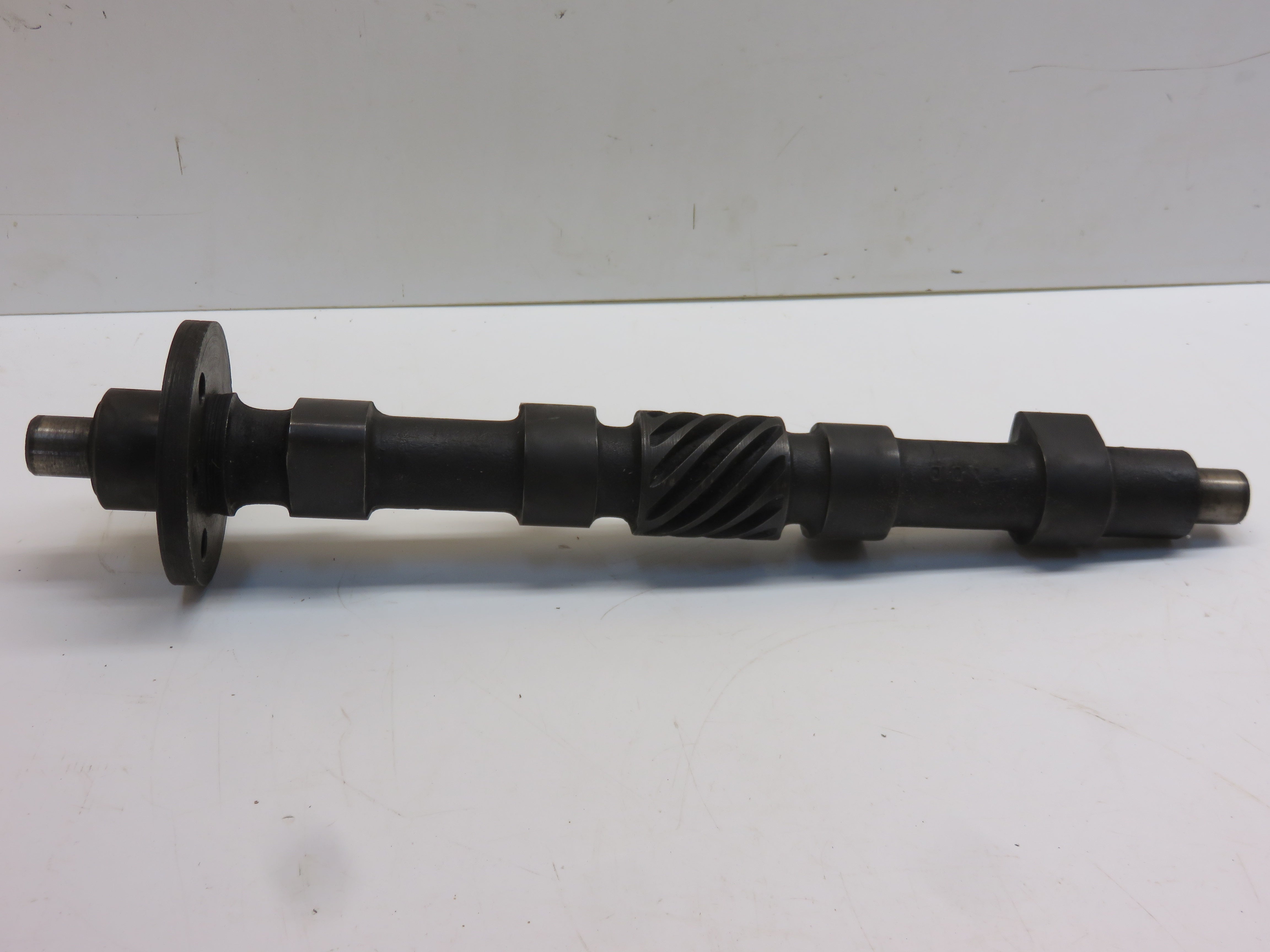 A1142R John Deere Camshaft For A, AR, AO – Vintage John Deere Parts