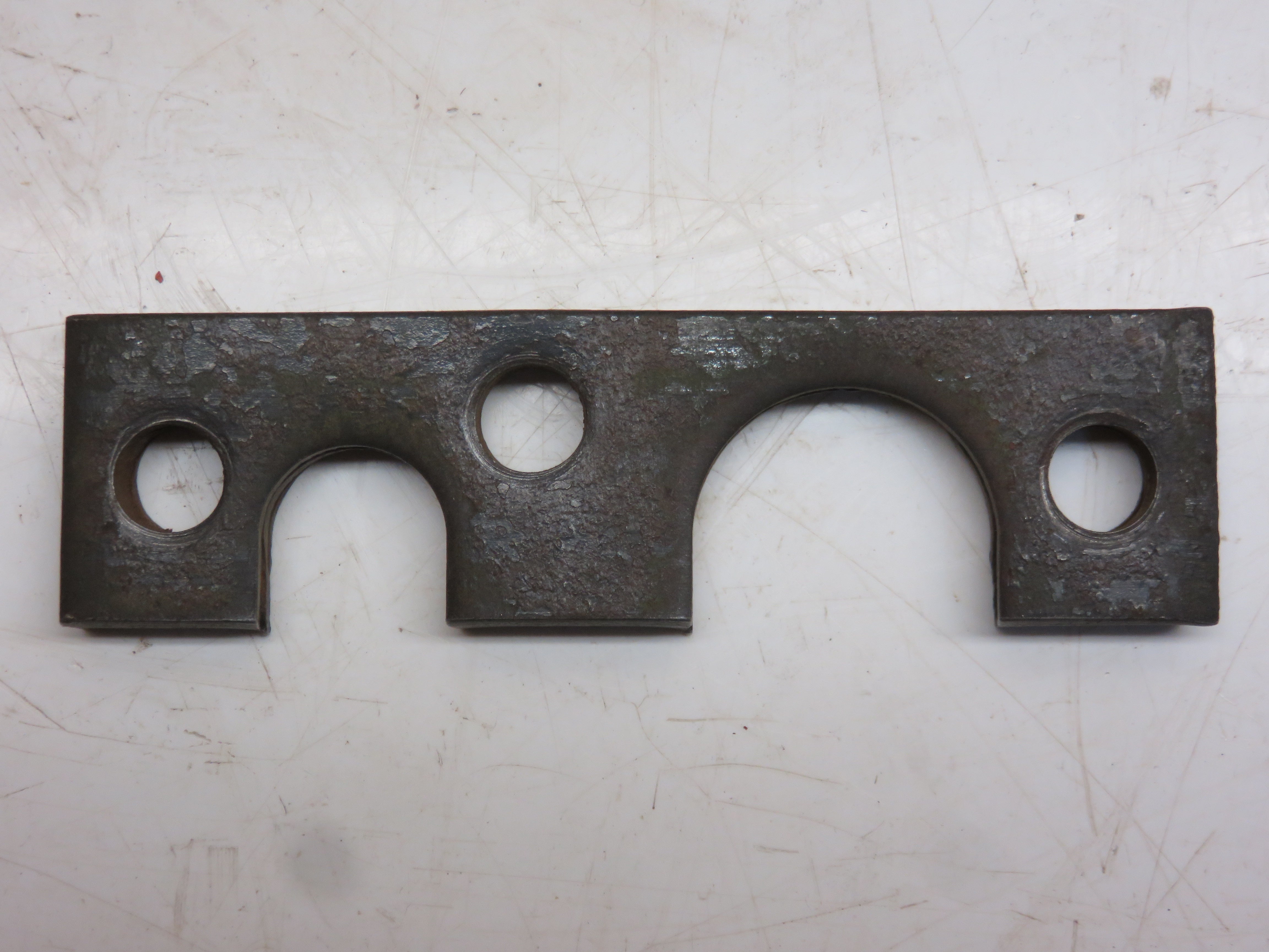 R1665R John Deere Hydraulic Line Retainer For 80, 820, 830 – Vintage ...