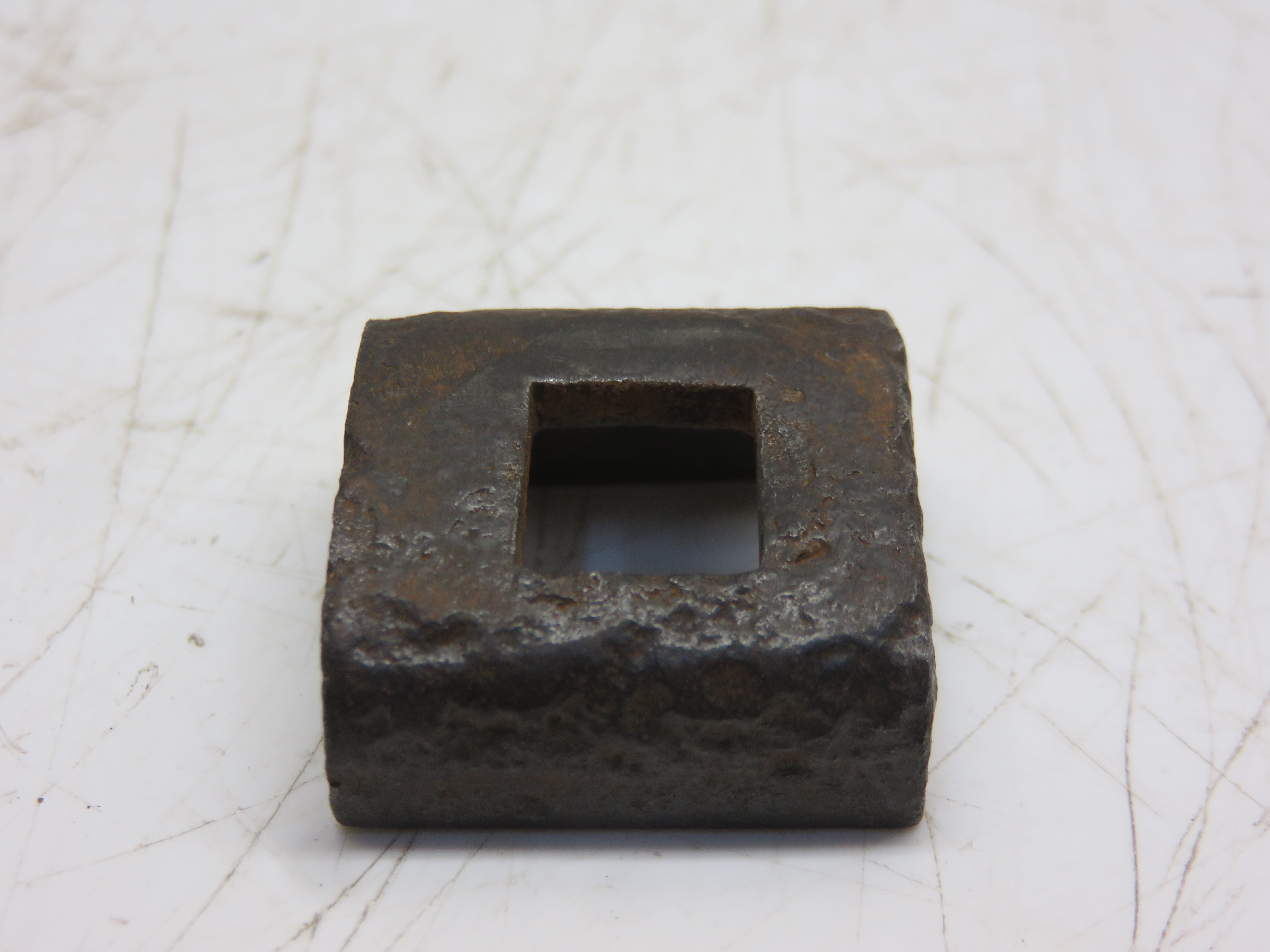 B1441R John Deere Hood And Fuel Tank Clip For A, AR, AO, B, G, H, 50 ...