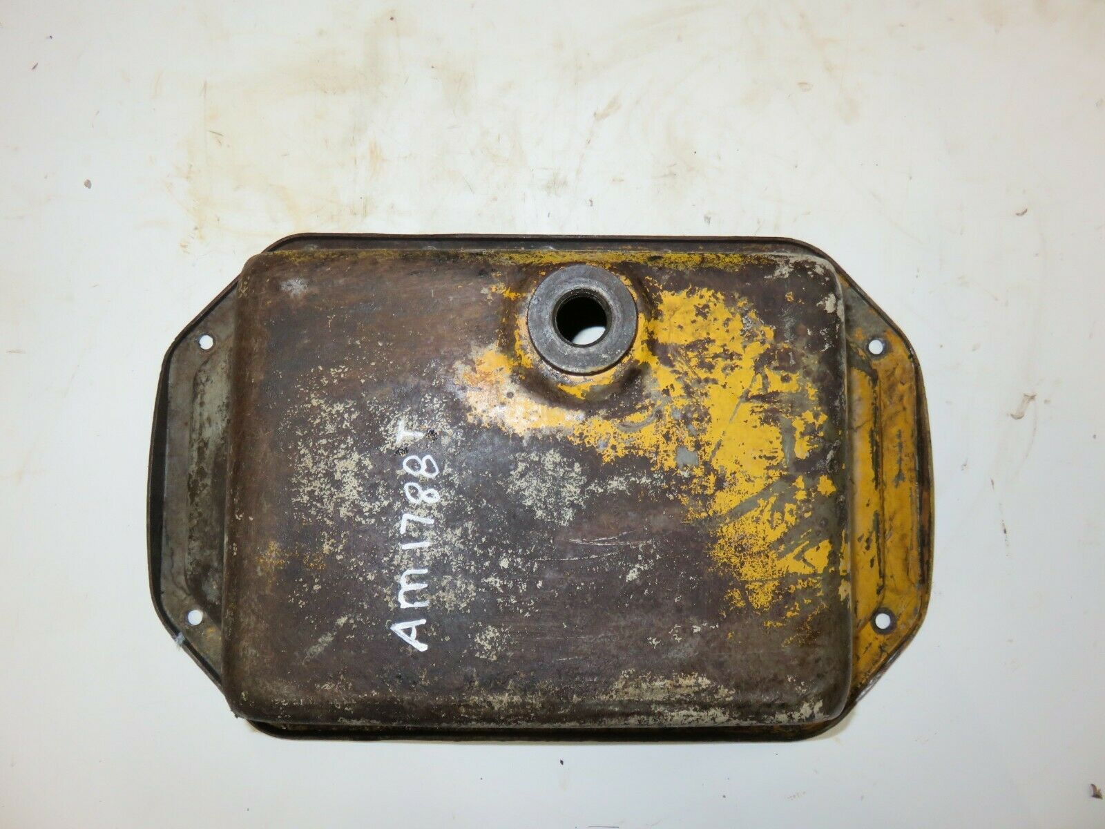 AM755T AM1788T John Deere Oil Pan For M, 40, 320, 420, 330, 430 ...