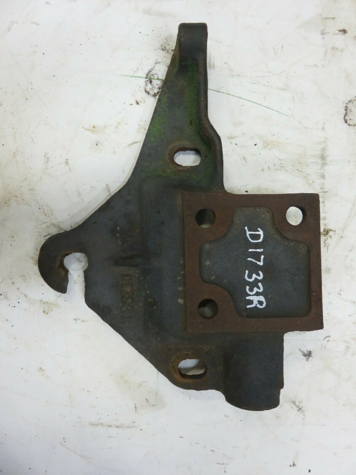 D1733R John Deere Base Mount Magneto Bracket For D – Vintage John Deere ...