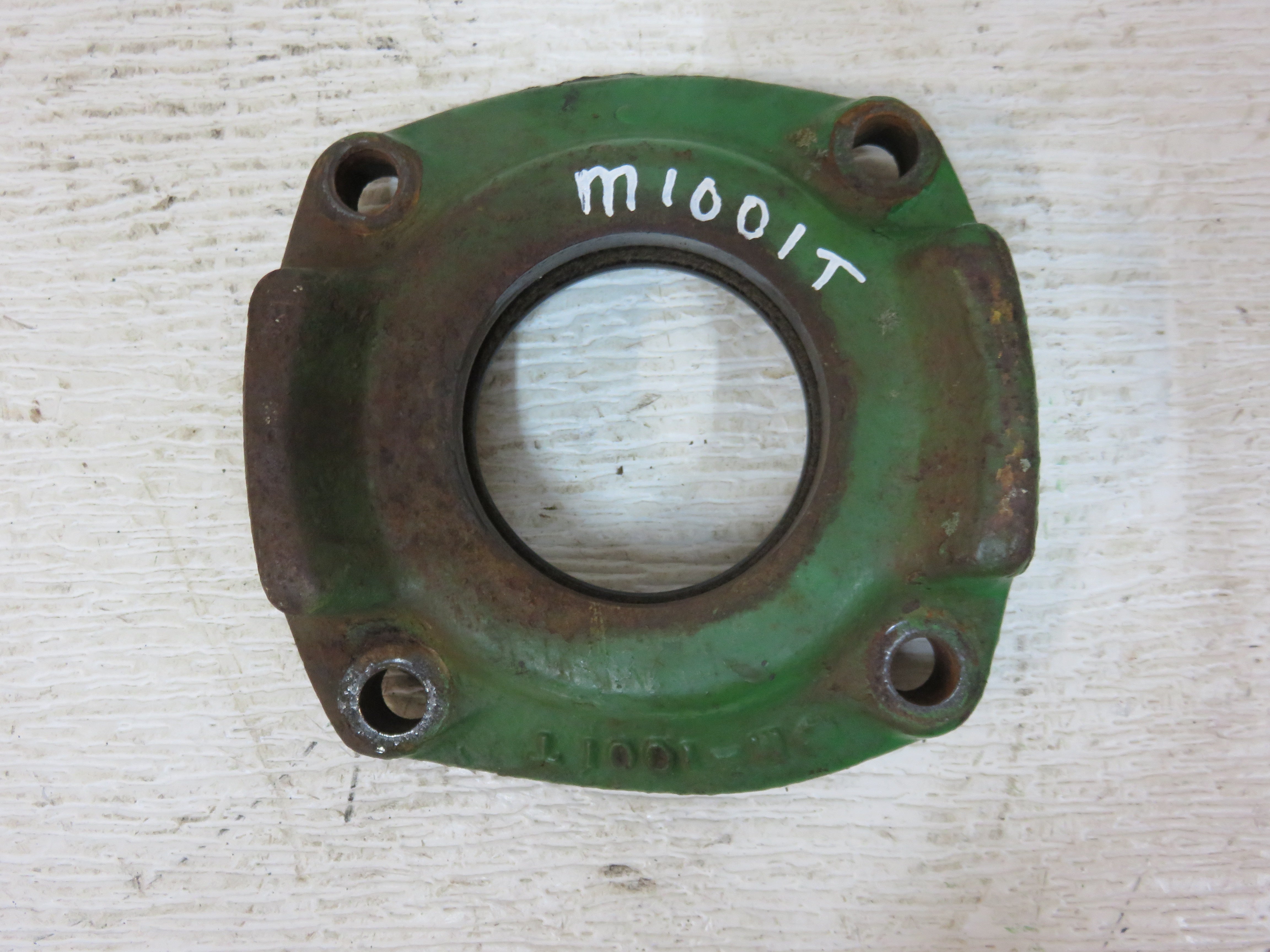 M1001T, AM972T John Deere Axle Bearing Quill For MT, 40, 420, 430, 435 ...