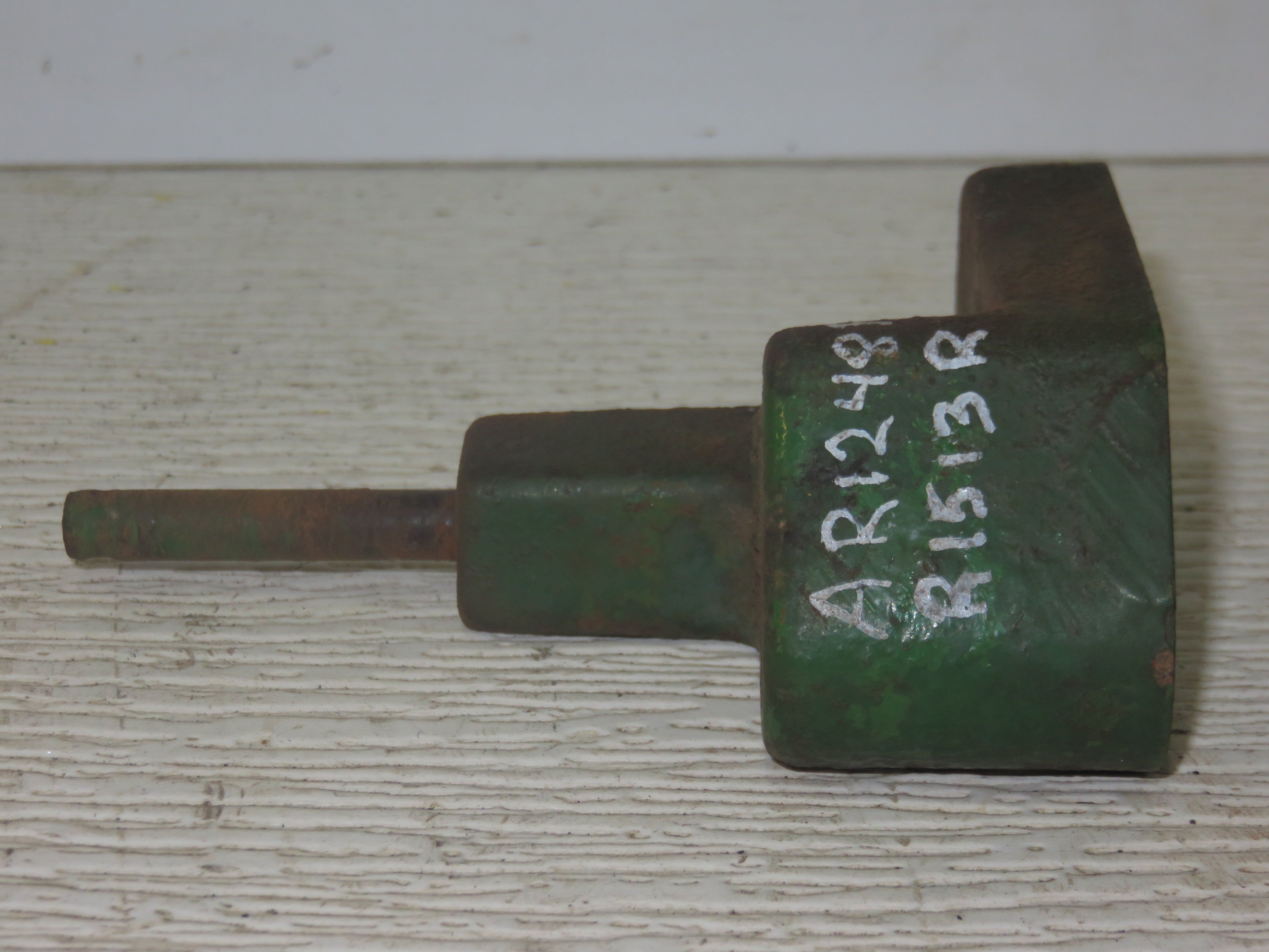 AR1248R, R1513R John Deere Speed Control Bracket With Pin For Pony Mot ...