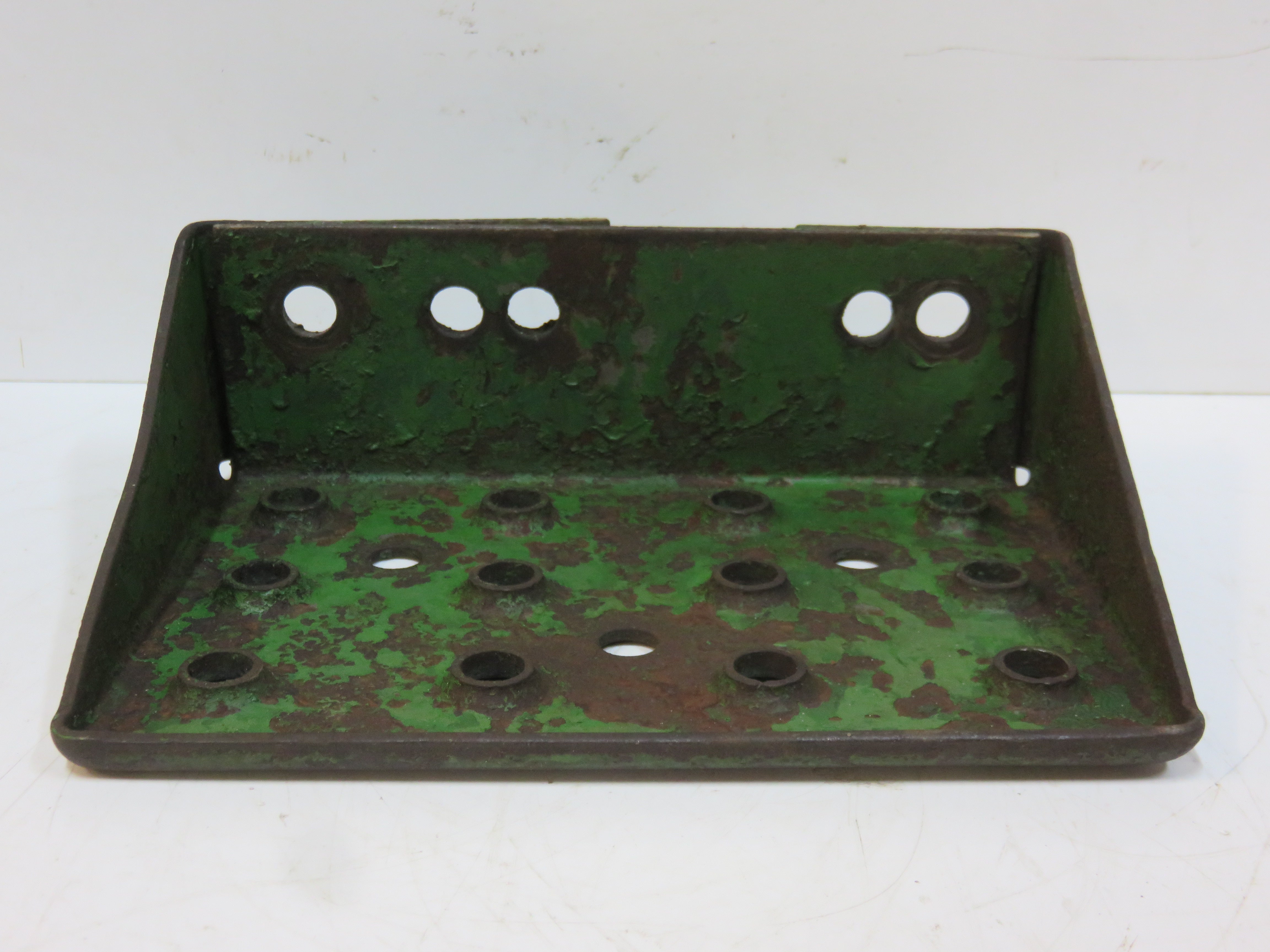 R27883 John Deere Step For 2510, 3010, 4010, 2520, 3020, 4000, 4020, 4 ...