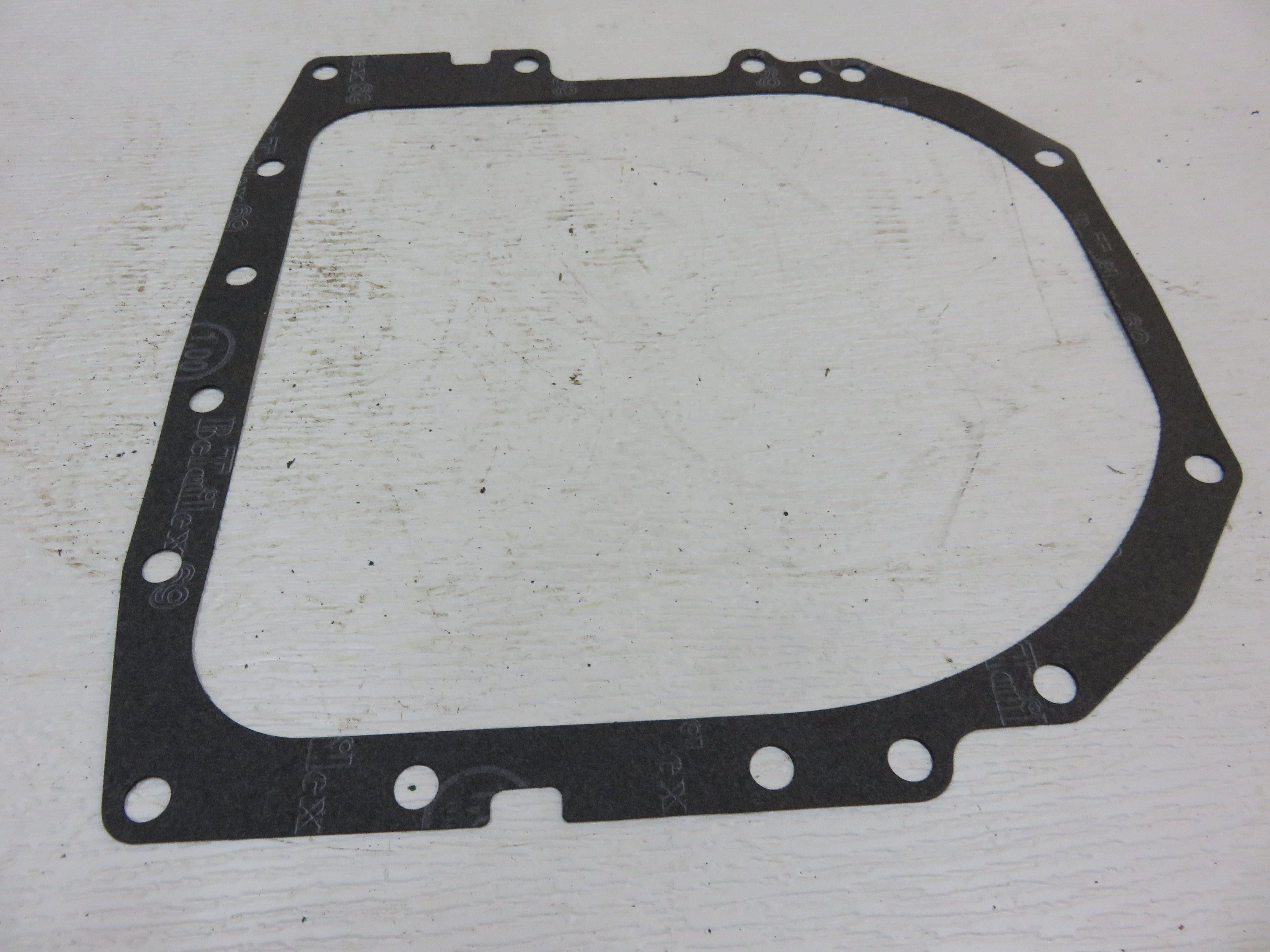 L111005 John Deere Transmission Housing Gasket For 6105R, 6110, 6210 ...
