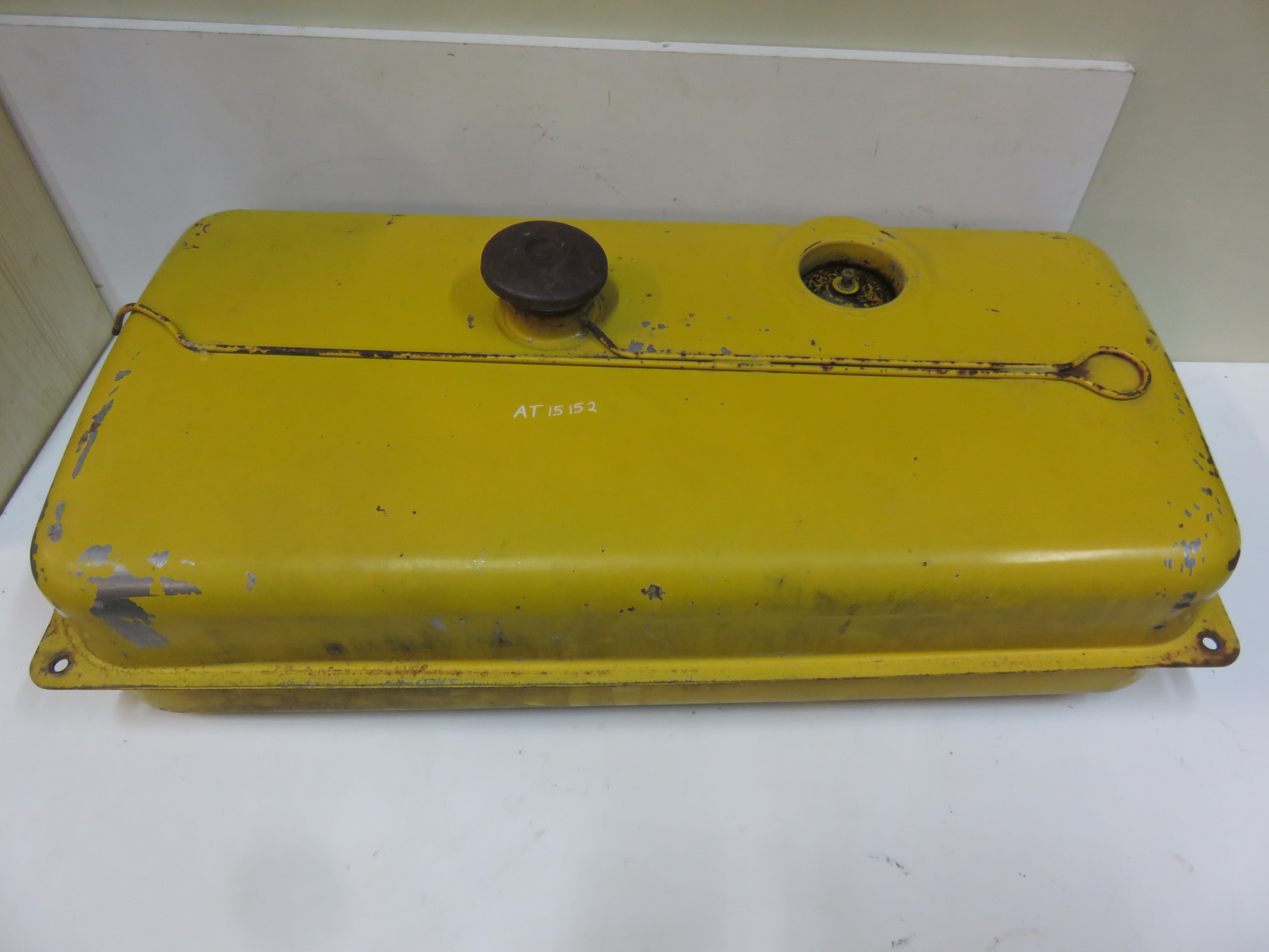 AT15152, AT17557 John Deere Fuel Tank For 1010 – Vintage John Deere Parts